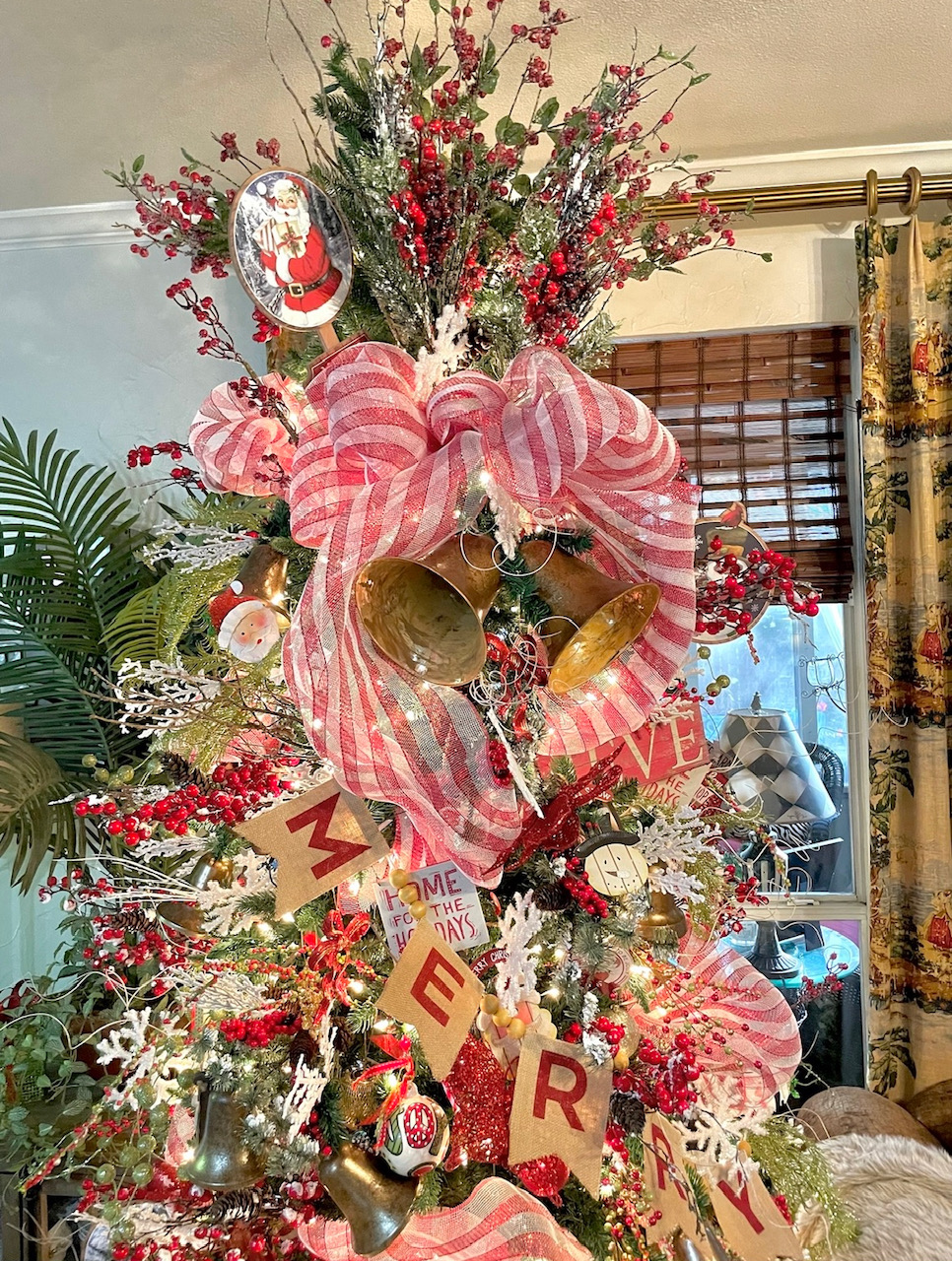 How To Create Unique and Fun Christmas Gift Wrapping! - Savvy In The ...